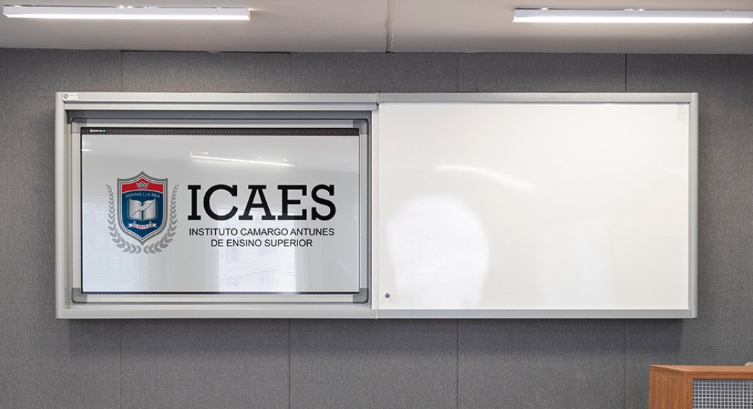 Entenda os benefícios do quadro branco digital no ensino